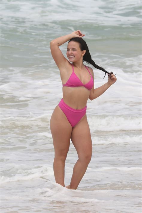 Larissa Manoela faz campanha pelo Outubro Rosa e relembra perda da avó