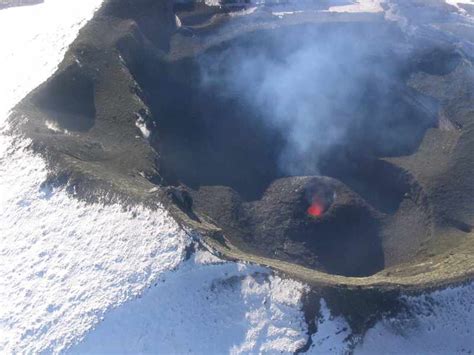 Volcán Villarrica se mantiene con alerta amarilla El Trancura