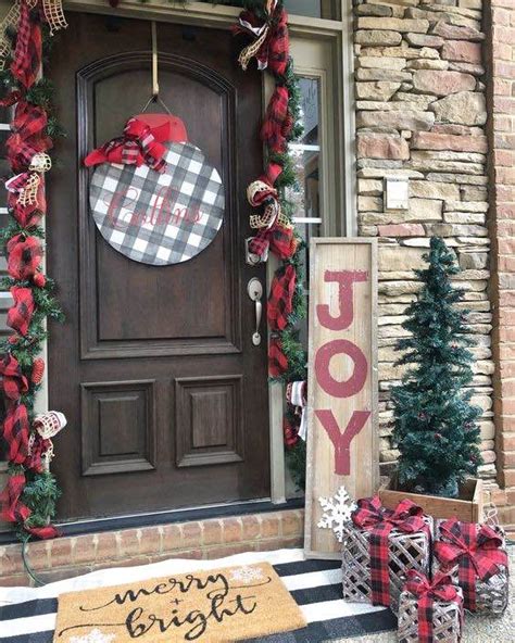 Cómo decorar tu puerta en Navidad de 50 fotos de puertas decoradas