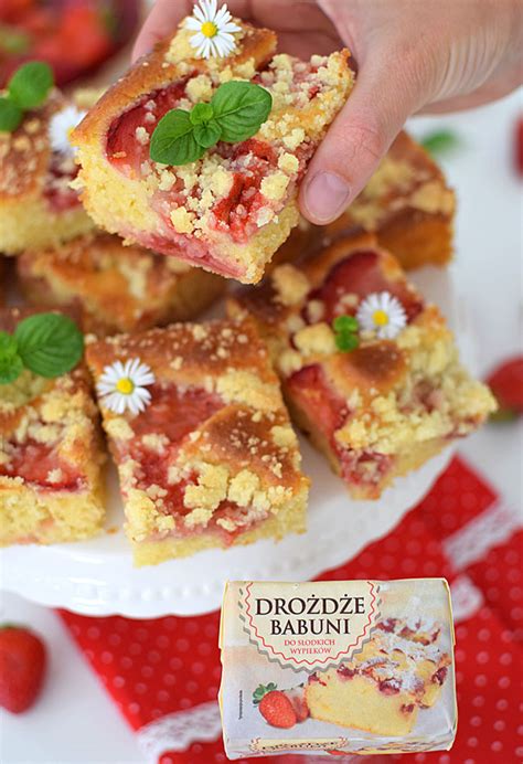 Przepis na Ciasto drożdżowe z truskawkami szybkie i BEZ wyrabiania