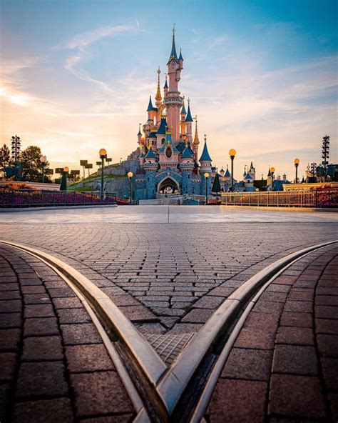 Pin Van Olivia Deprez Op Disney