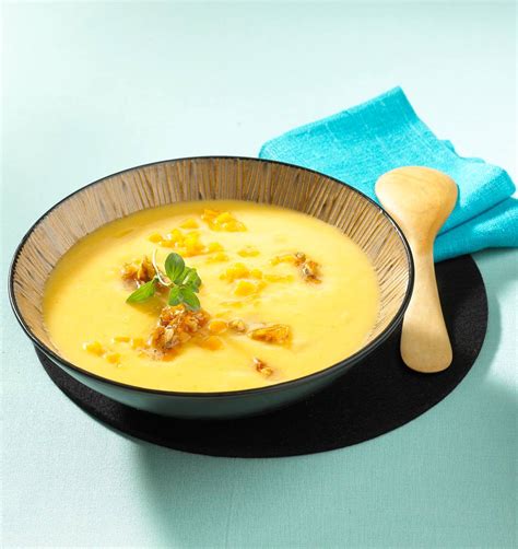 Kürbissuppe mit Ingwer und Nüssen Rezept LECKER