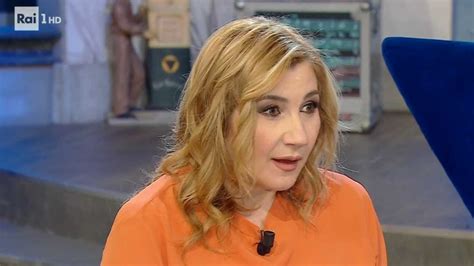 Serena Bortone gaffe imbarazzante a Oggi è un altro giorno gelo in studio