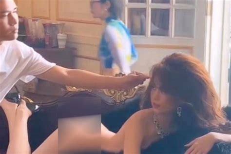 Ngọc Trinh chơi lớn khoe trọn bộ ảnh nude