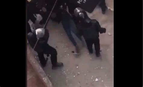 Une jeune fille torturée par des forces de l ordre l image devenue