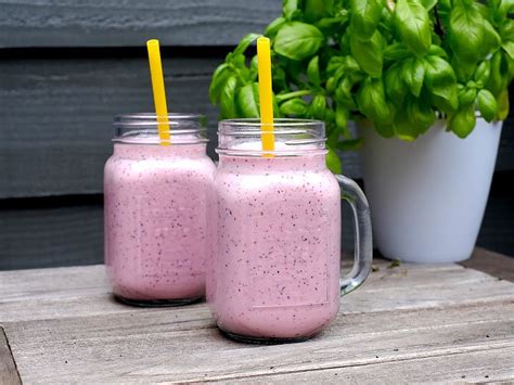Aardbeien Frambozen En Blauwe Bessen Smoothie Met Honing Kookidee