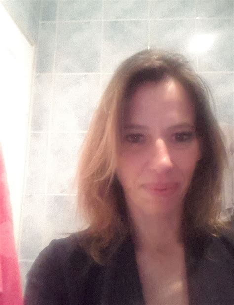 Grand Mères en Chaleur à Sète avec natou 44 ans Sexe avec une