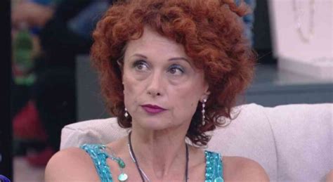 Grande Fratello Scontro Tra Beatrice Luzzi E Giuseppe Garibaldi