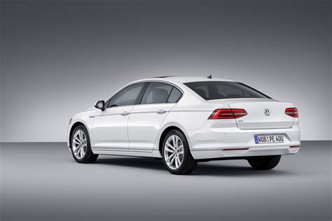 2015 Volkswagen Passat GTE Plug In Hybrid Revealed Ahead Of Paris