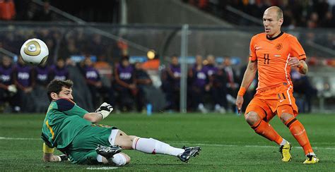 La Atajada Que Hizo Inmortal A Iker Casillas En La Final De Sud Frica