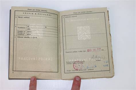 ČESKOSLOVENSKO PRACOVNÝ PREUKAZ vydaný 1948 zaujímavé dobové Aukro