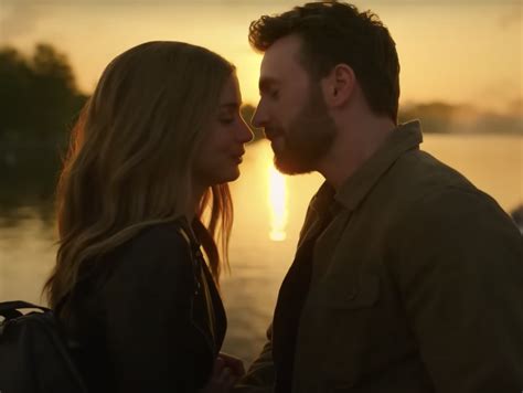 Ana De Armas And Chris Evans Fall In Love In Ghosted
