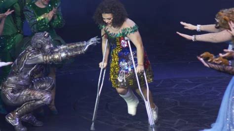 Lucerito Mijares Sufre Fractura En Su Debut En La Obra De Teatro El
