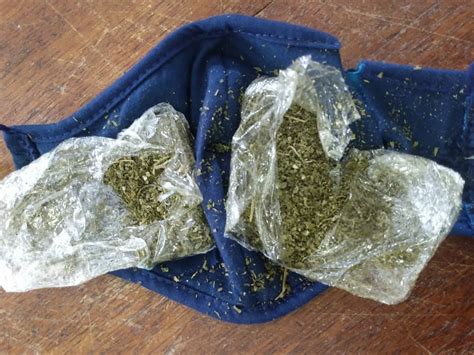 Mulher Presa Ao Tentar Entrar Em Pres Dio Do Acre Maconha