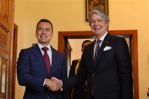 Los presidentes saliente y electo de Ecuador inician una transición