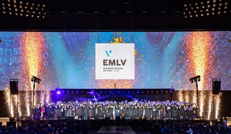 Remise des diplômes à Paris La Défense Arena pour la promo 2022 EMLV