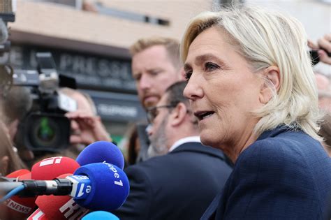 Proc S Des Assistants Du Rn Quels Sont Les Faits Reproch S Marine