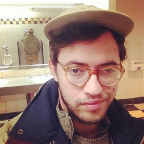 Funny Selfie Background Reflection Fails Addfdba C
