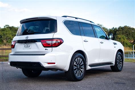Nissan Armada Review Pricing New Armada Suv Models Carbuzz