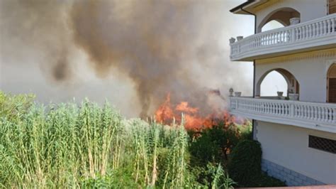 Nuovo Incubo Incendi Nel Messinese A Furnari Fiamme A Ridosso Delle