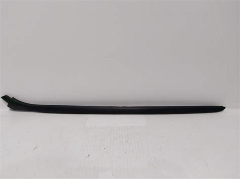 BMW 3 F30 F31 12 USZCZELKA LISTWA ZGARNIAJĄCA SZYBY CZOŁOWEJ LEWA