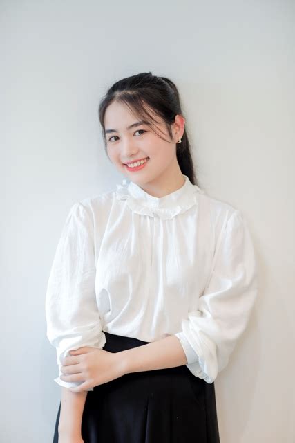 Thêm một bộ ảnh chân dung cho cô gái văn phòng xinh xắn
