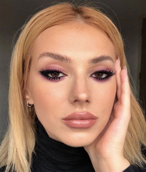 La Femme Dans Lart On Twitter Makeup Looks Skin Makeup Makeup
