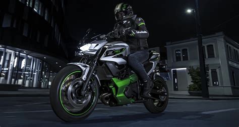 EICMA 2023 Kawasaki Debuts The Z7 Hybrid WebBikeWorld