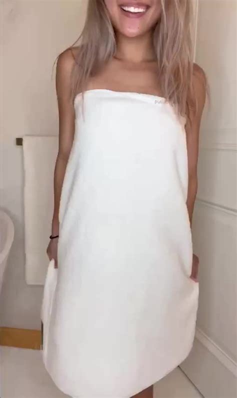 Anyone Order A Towel Wrapped Petite Video On Porn Imgur