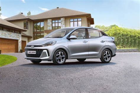 Hyundai Aura E Cng On Road Price Features Specs Images