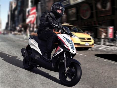 Ficha técnica de la Kymco Agility RS 50 Naked 2012 Masmoto es