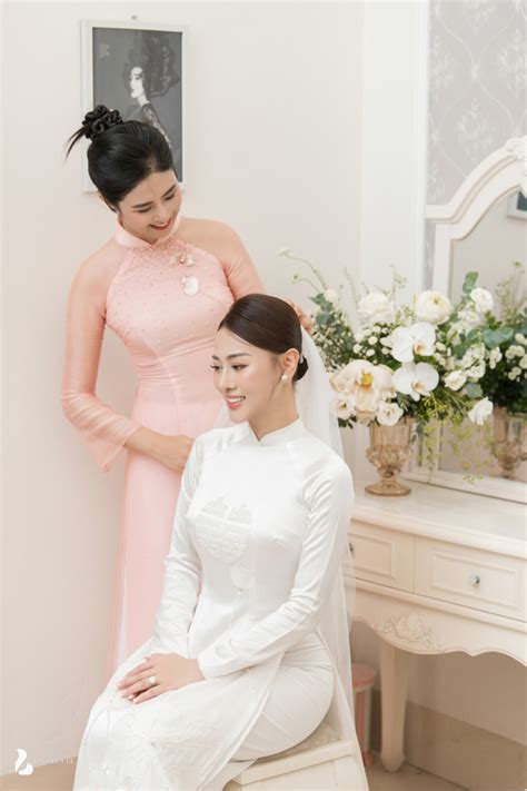 Hoa hậu Ngọc Hân và dàn sao Vbiz đổ bộ lễ ăn hỏi Phương Oanh Shark Bình