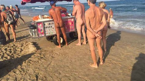 Cap D Agde La Capital Mundial Del Sexo En P Blico Est A Horas De