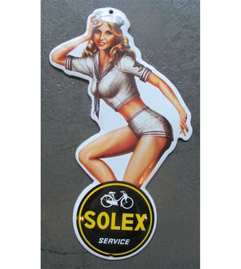 mini plaque emaillée pin up en habit de marin logo solex tole email