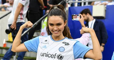 Diane Leyre lors du match de football caritatif Le match des héros