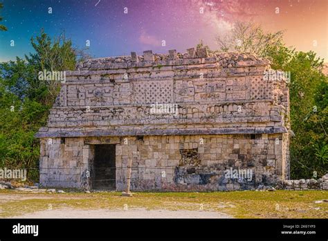 Adoración Las iglesias mayas elaboran estructuras para adorar al dios