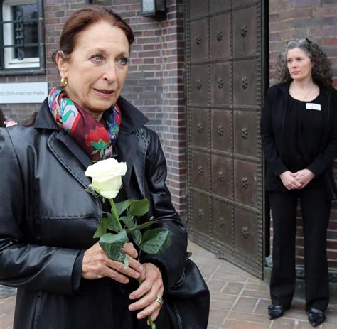 Friedhof Ohlsdorf Abschied von Mareike Carrière Bilder Fotos WELT