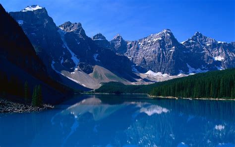 Papel De Parede Para Celular Montanhas Rochosas Banff Lago Moraine