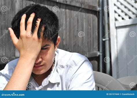 Adolescente Desesperado Foto De Stock Imagem De Minoria 26137444