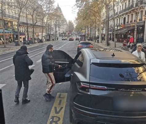 Cyril Hanouna Et Kelly Vedovelli En Couple Cette Photo Qui Relance