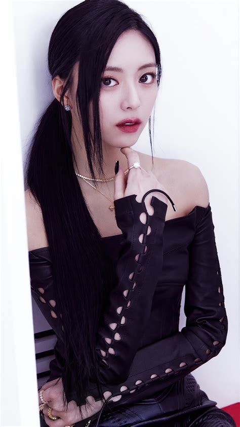 Yuna 유나 Shin Yu Na 신유나 ITZY Kpop 있지 Korean Girl Group K pop