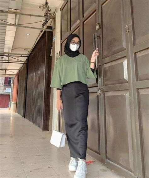 Baju Army Cocok Dengan Jilbab Warna Apa Agar Tampak Serasi
