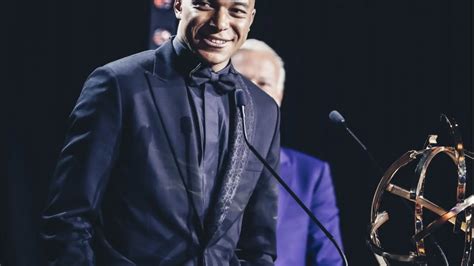 Mbappé rompe su silencio en una entrevista pero decide no hablar sobre