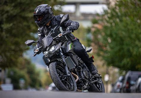 Z500 MY 2024 Kawasaki Česká Republika
