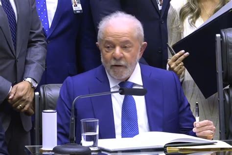 Lula é empossado presidente do Brasil no Congresso Nacional CBN