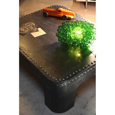 Table basse industrielle rivetée Les Nouveaux Brocanteurs