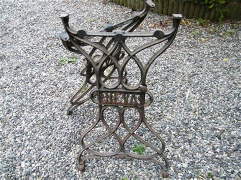PIEDS D ANCIENNE MACHINE A COUDRE DECO INDUSTRIELLE Saint Michel Les