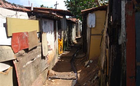 Número de favelas mais que dobrou no RN em 10 anos e já reúne 41 mil