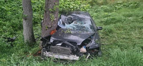 Wypadek na drodze krajowej nr 11 w Grzybnicy Dwie osoby ranne ZDJĘCIA