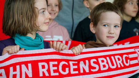 Schulaktion Beim Jahn Heimspiel Gegen Erzgebirge Aue SSV Jahn Regensburg